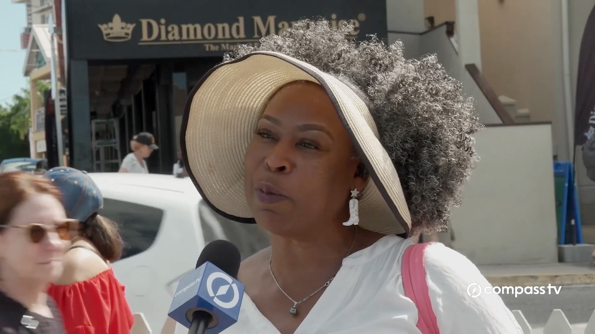 Word on the street - Christmas visitors edition - Compass TV